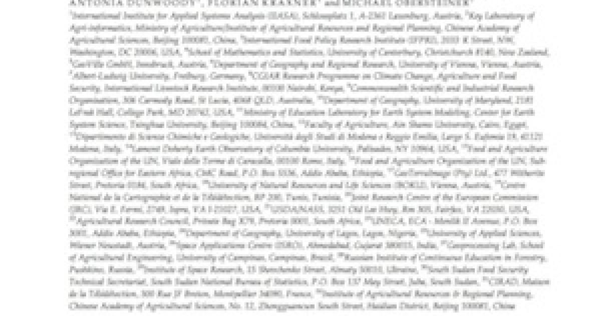 Mapping global cropland and field size